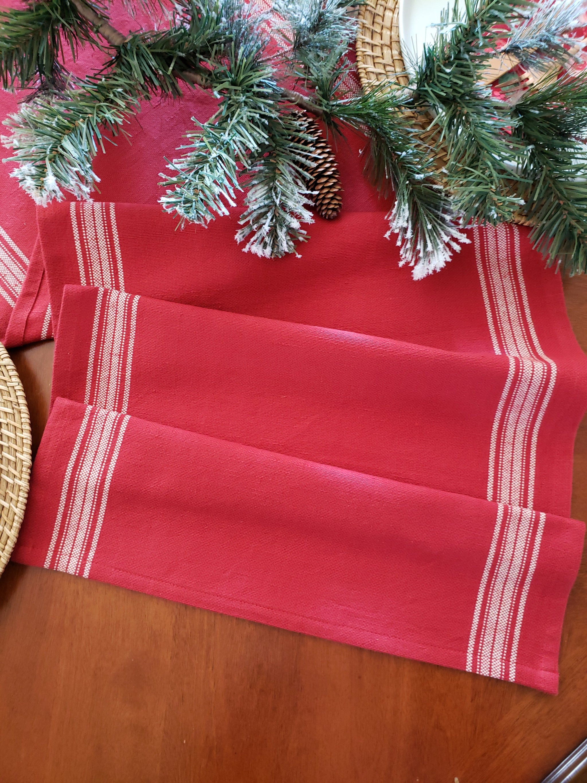 Red Farmhouse Table Runner – 90 West Linen Co.